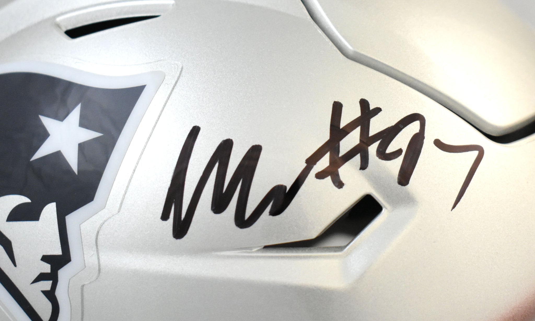 Milton Williams Autographed Patriots Mid-Size SpeedFlex Helmet - Becke ...